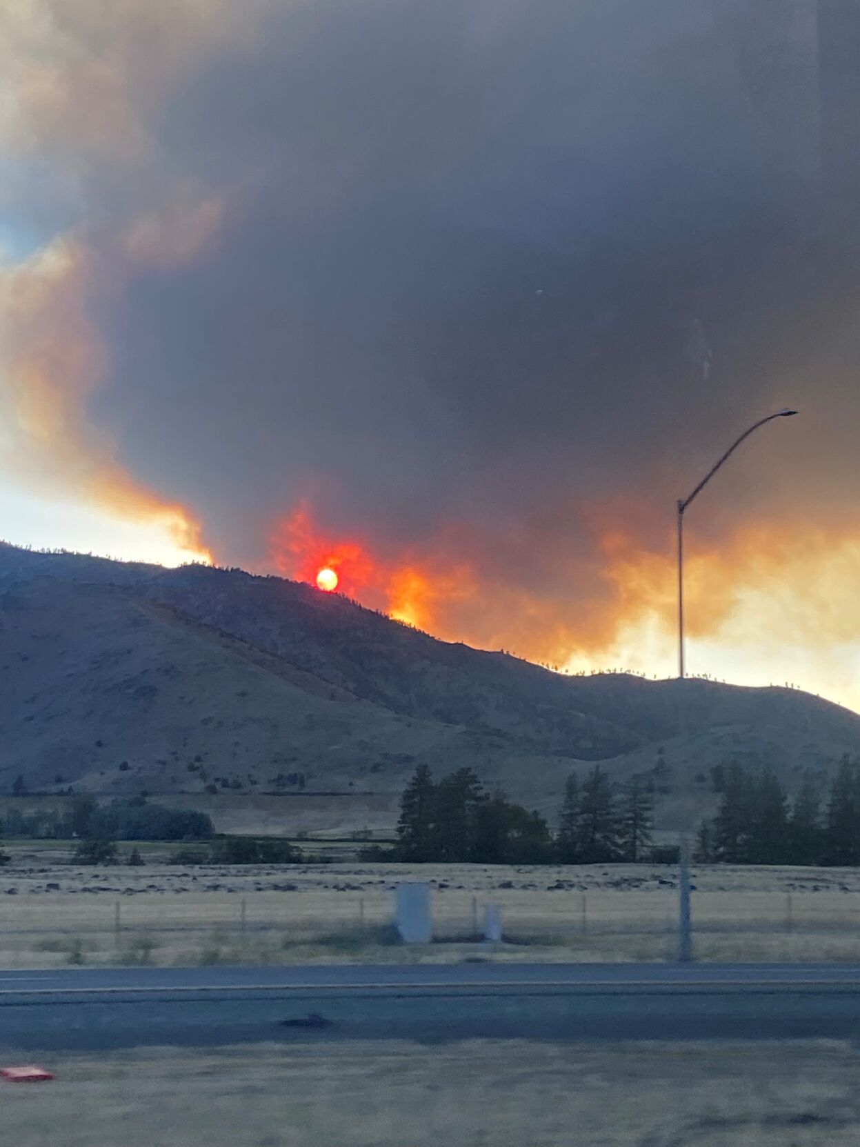 FireWatch: Mill Fire burning north of Weed, Mountain Fire west of Weed ...