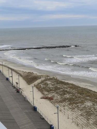 Too much Atlantic in Atlantic City: Beach erosion has casinos ...