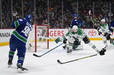 Vancouver Canucks beat Dallas Stars 5-2, extend win streak to five ...