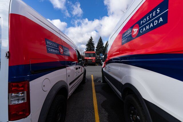 Canada Post union to lift overtime ban, stop delivering flyers ...