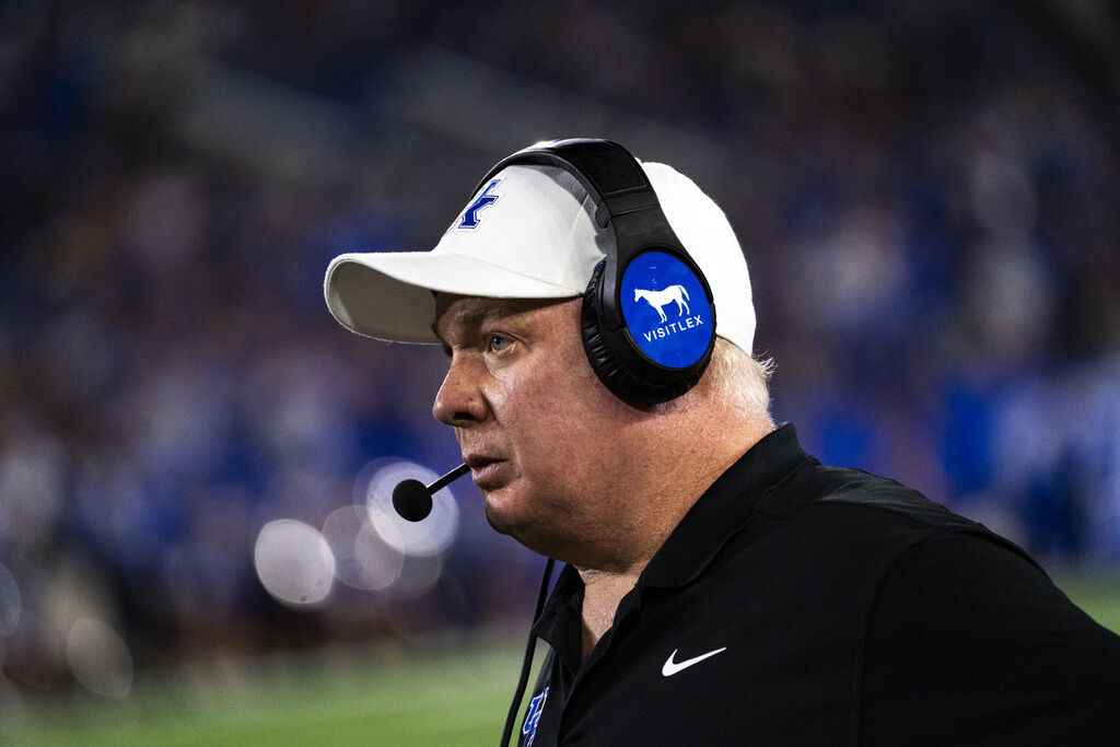 Former UK coach Stoops reportedly joining Sarkisian's staff at Texas ...