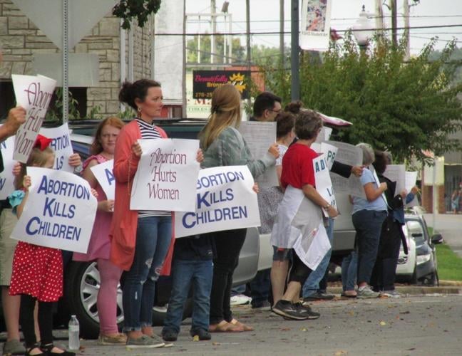 Franklin pro-life chain stands together in prayer to end abortion ...