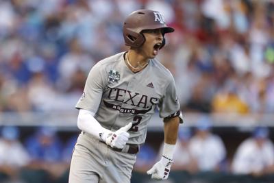 Cats suffer first loss in CWS, drop into elimination bracket | Sports ...