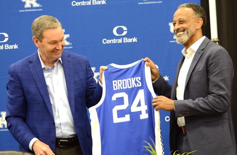 UK women's basketball coach Brooks eager to awake 'sleeping giant ...