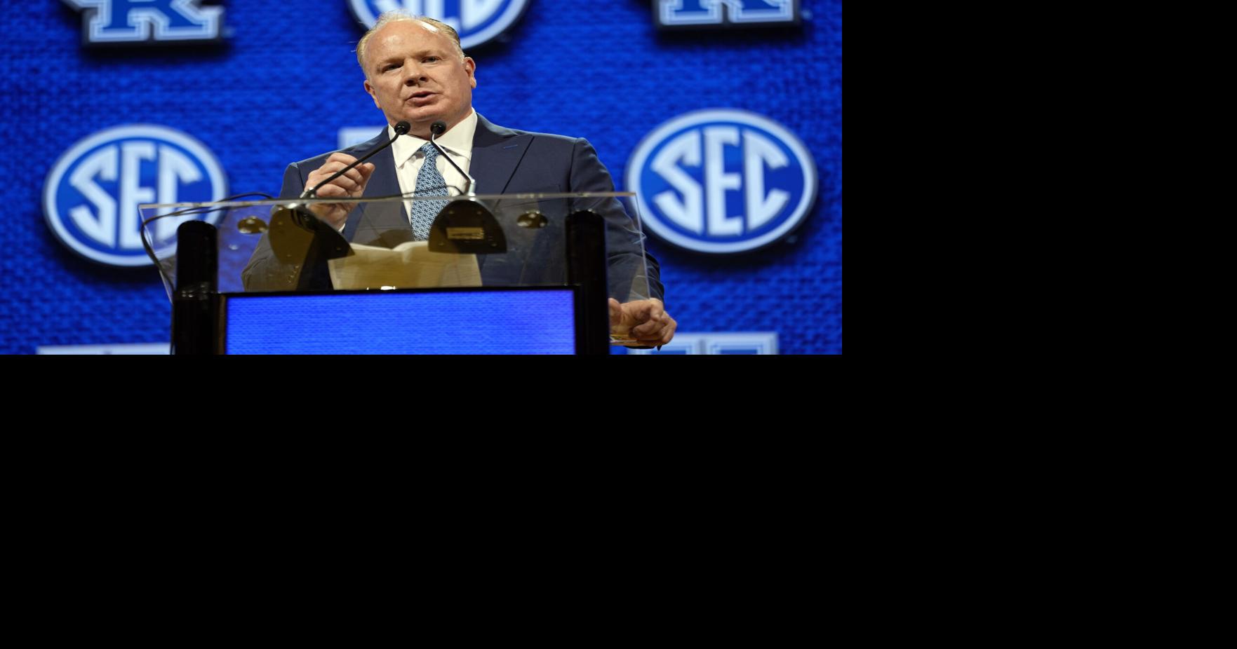 Talking season: Stoops, Wildcats eager to get back to 'who we are ...