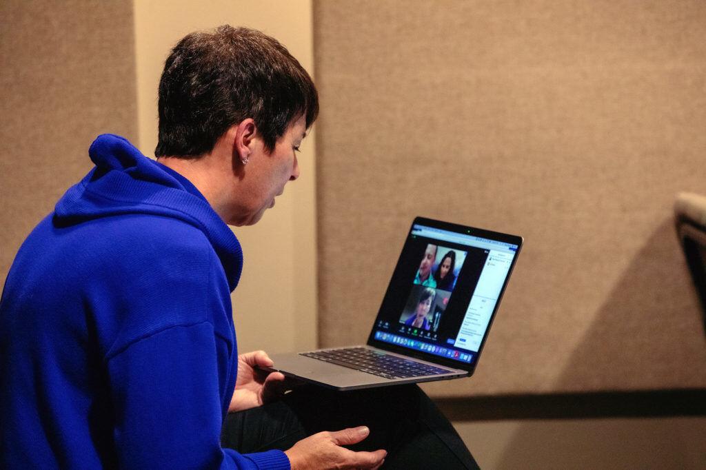 Churches turning to ‘online pastors’ to foster community during ...