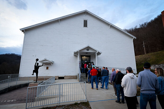 GALLERY: Lyon County, Perry make visit to King Kelly Coleman's Wayland ...