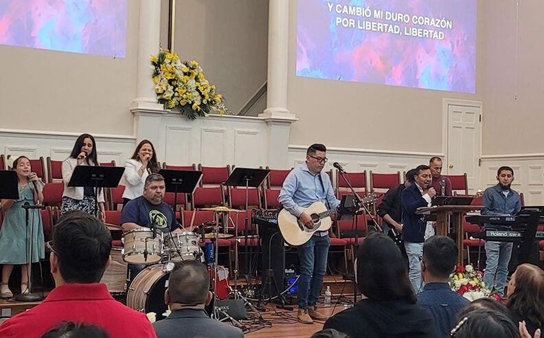 Better together: Western Ky. Hispanic churches meet in joint worship ...
