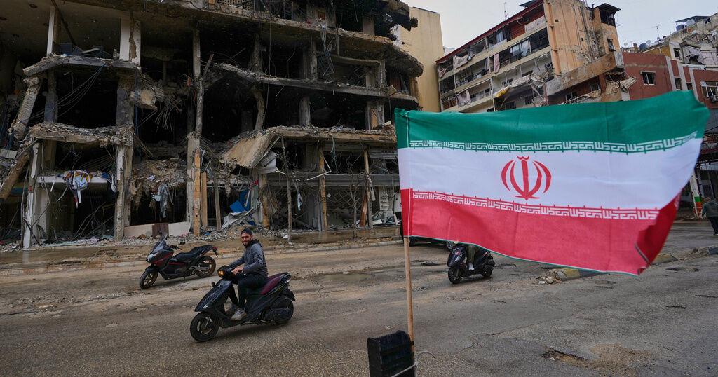 Trump offers mixed messages about path ahead for US war against Iran ...