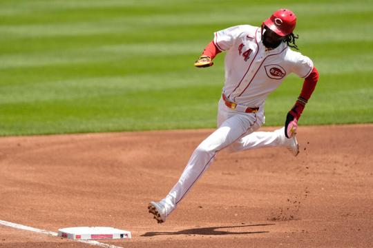 Cincinnati Reds' Elly De La Cruz exits game with hamstring tightness ...