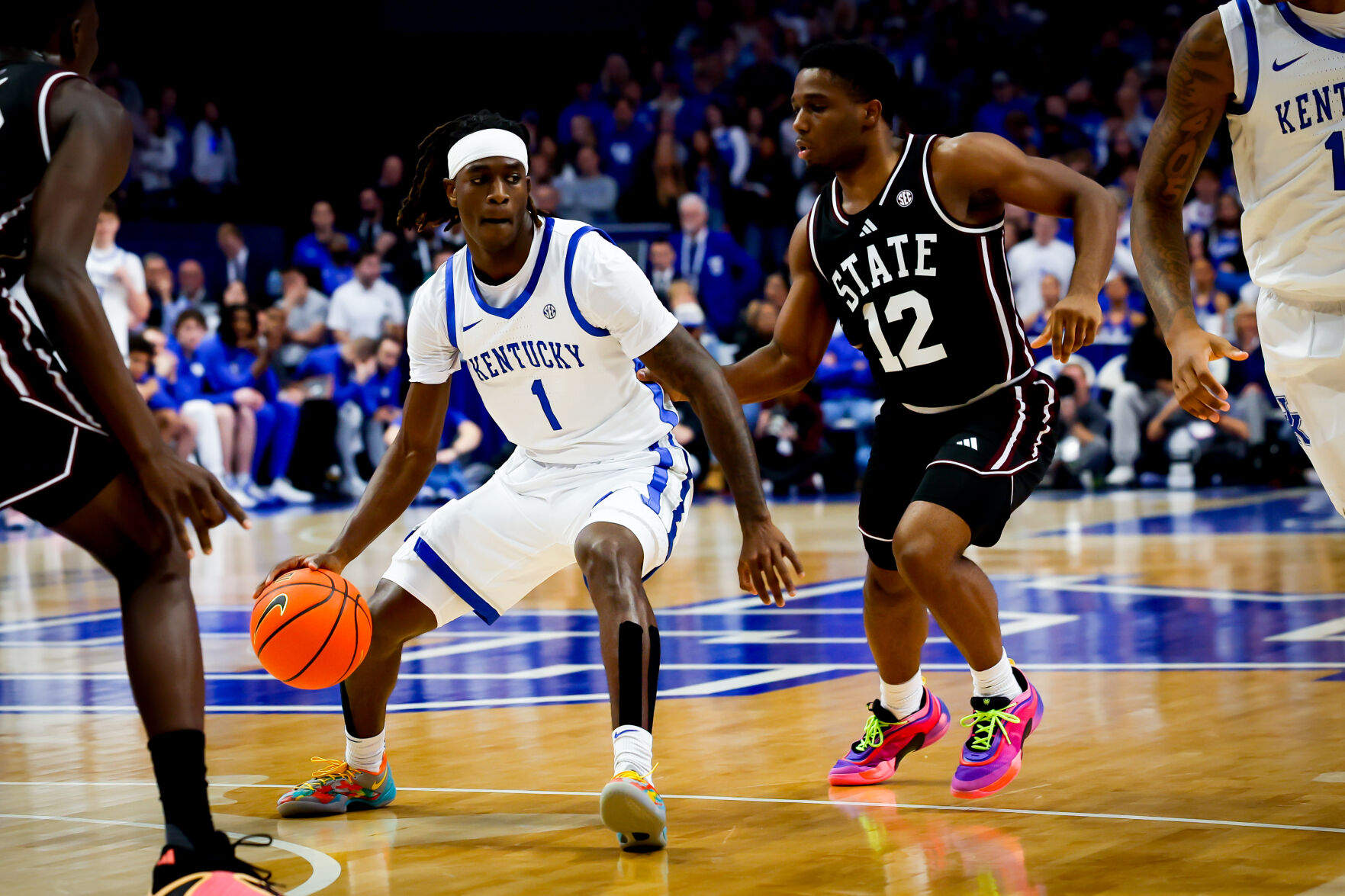 Cats honor 'Rupp's Runts,' rally past Bulldogs for first SEC win ...