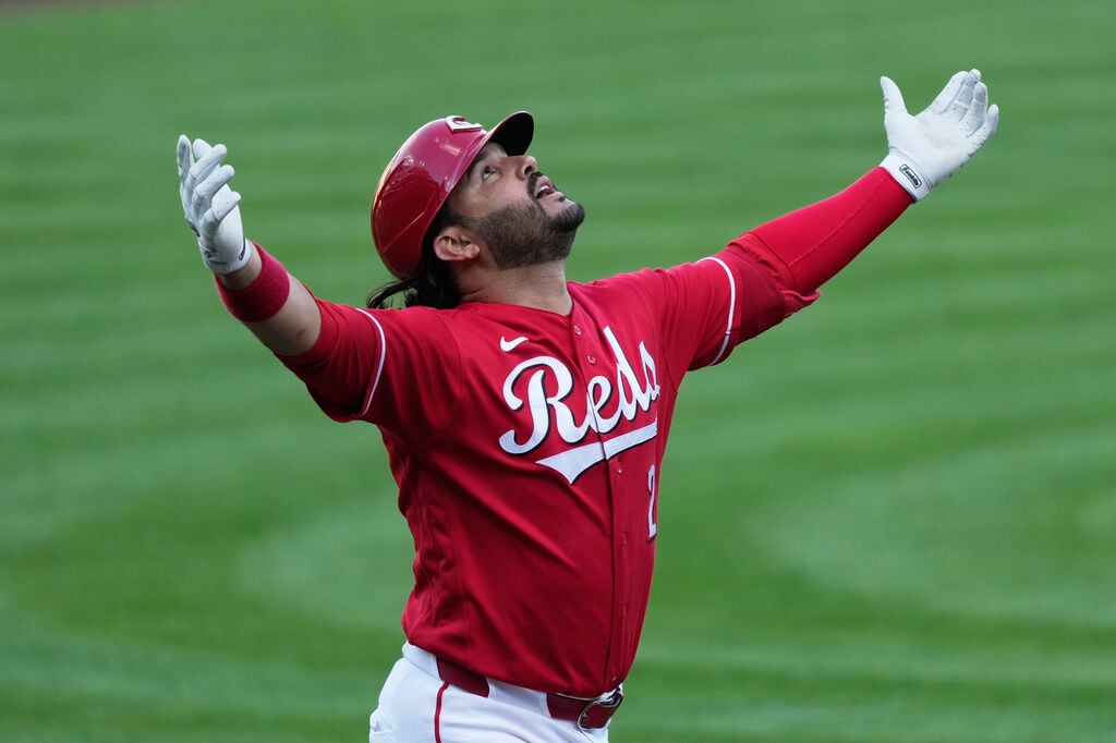 Suárez homers twice and drives in 6 to back Burns as Reds rout Mets 12 ...