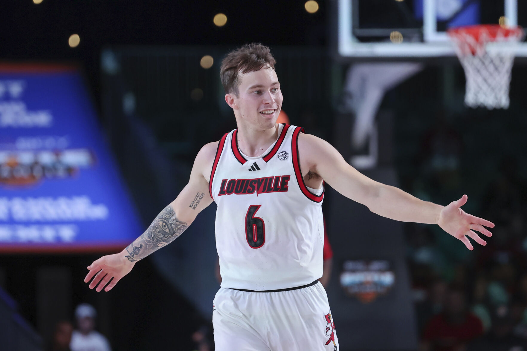 With Reyne Smith back, Cards ready to take on Creighton, end NCAA ...