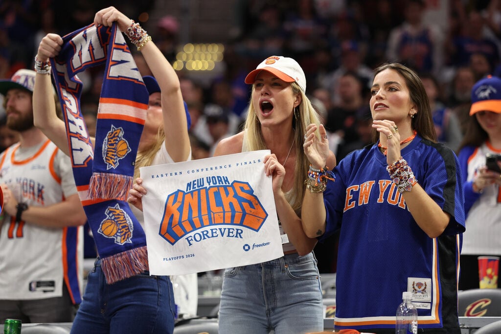 Knicks fans forget about the bad times and savor a record run to their ...