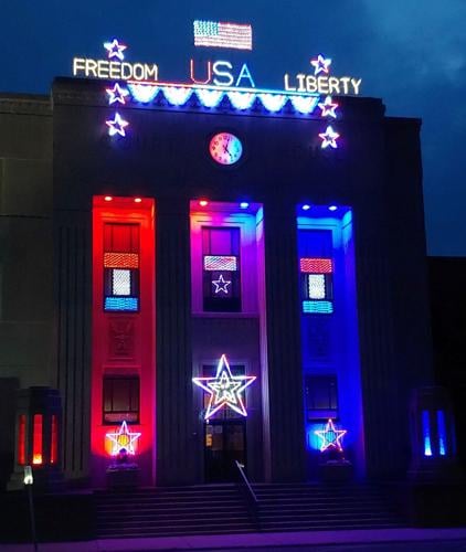 Judge-exec has Caldwell County Courthouse shining with Christmas spirit ...