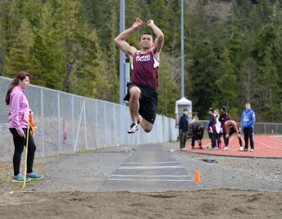 Track and field gets in early season competition | Sports ...