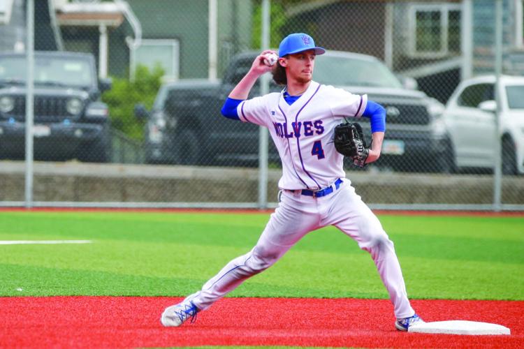 Sitka overcomes 10-0 deficit to win Region V title | Sports ...