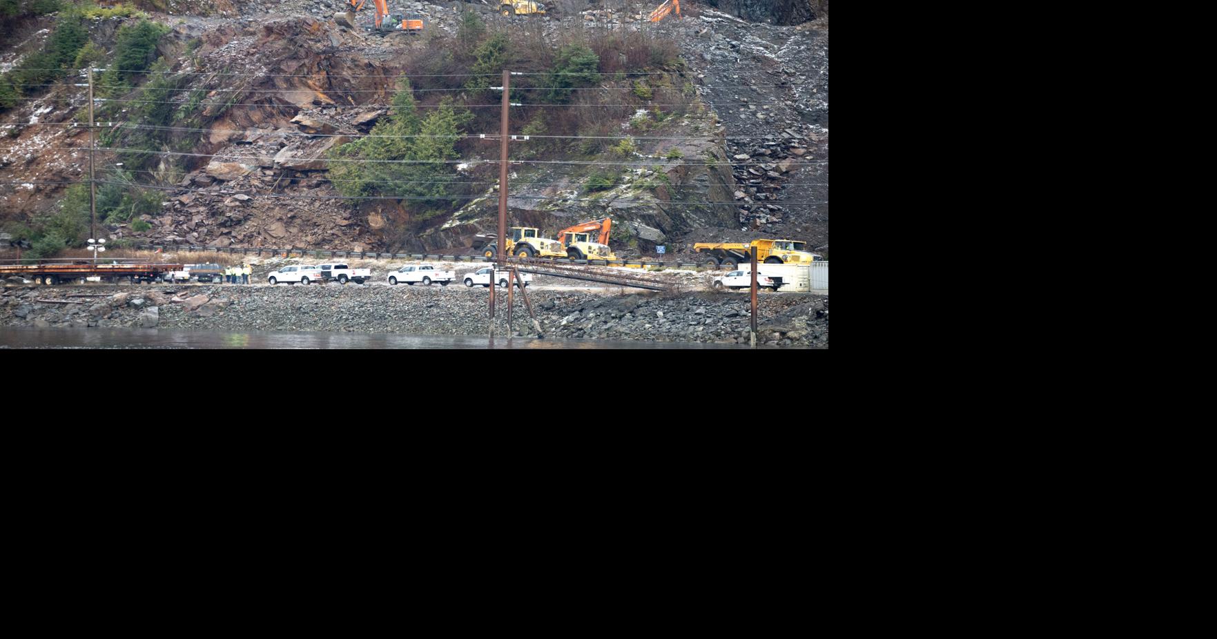 Wolfe Point landslide clean-up starts | Photos | ketchikandailynews.com