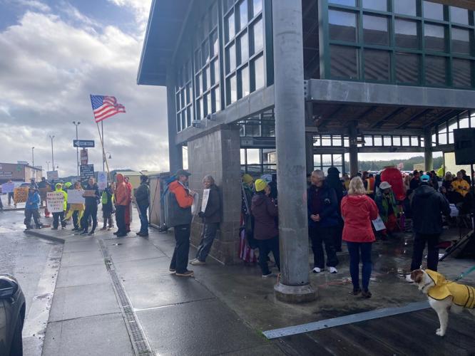 Peaceful rally in Ketchikan part of national ‘No Kings' events | Local ...