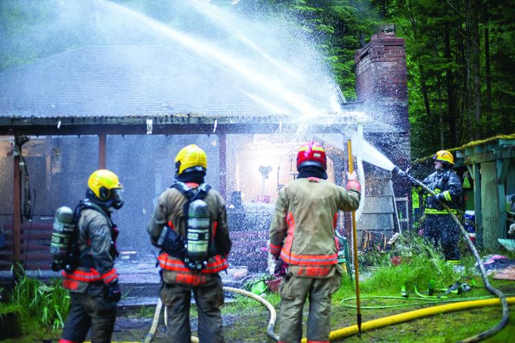 Firefighters extinguish Pond Reef housefire | Local News ...
