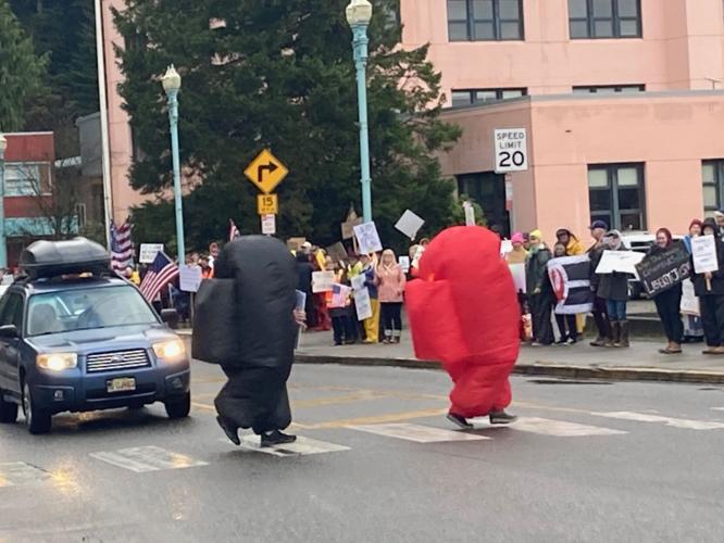 Peaceful rally in Ketchikan part of national ‘No Kings' events | Local ...