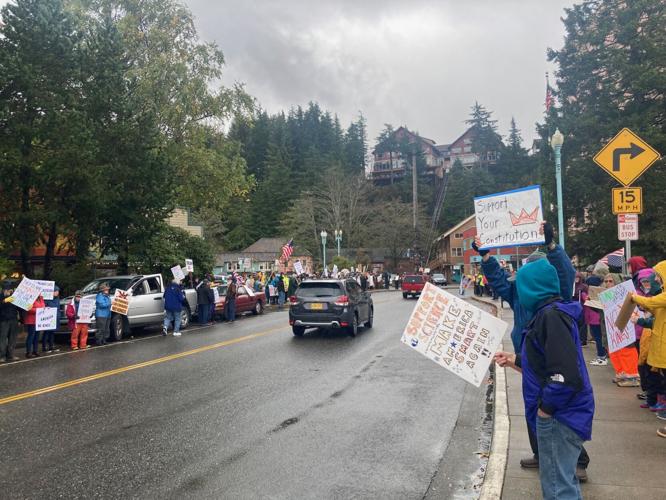 Peaceful rally in Ketchikan part of national ‘No Kings' events | Local ...