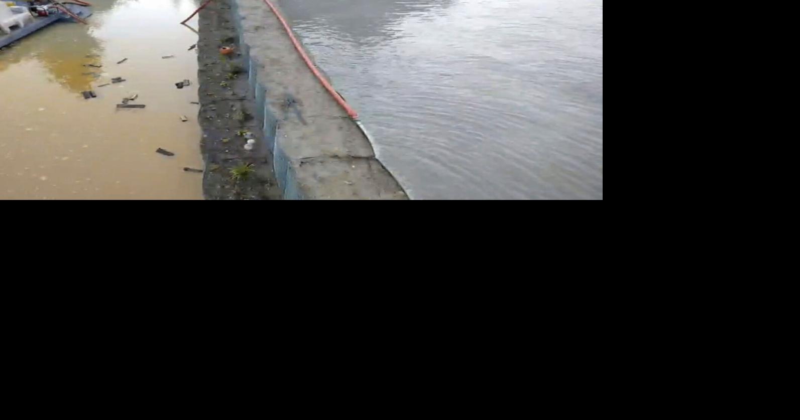 New river barriers prevented severe flood damage from a glacial ...