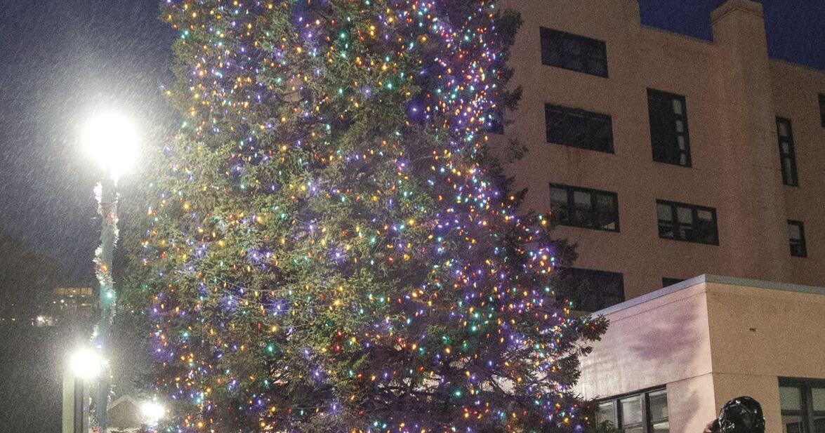 Community Tree Lighitng | Photos | ketchikandailynews.com