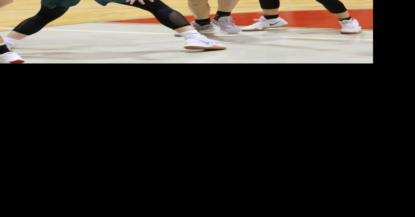 Centzone gets off pass between Dobson and L Rod | Sports | keysnews.com