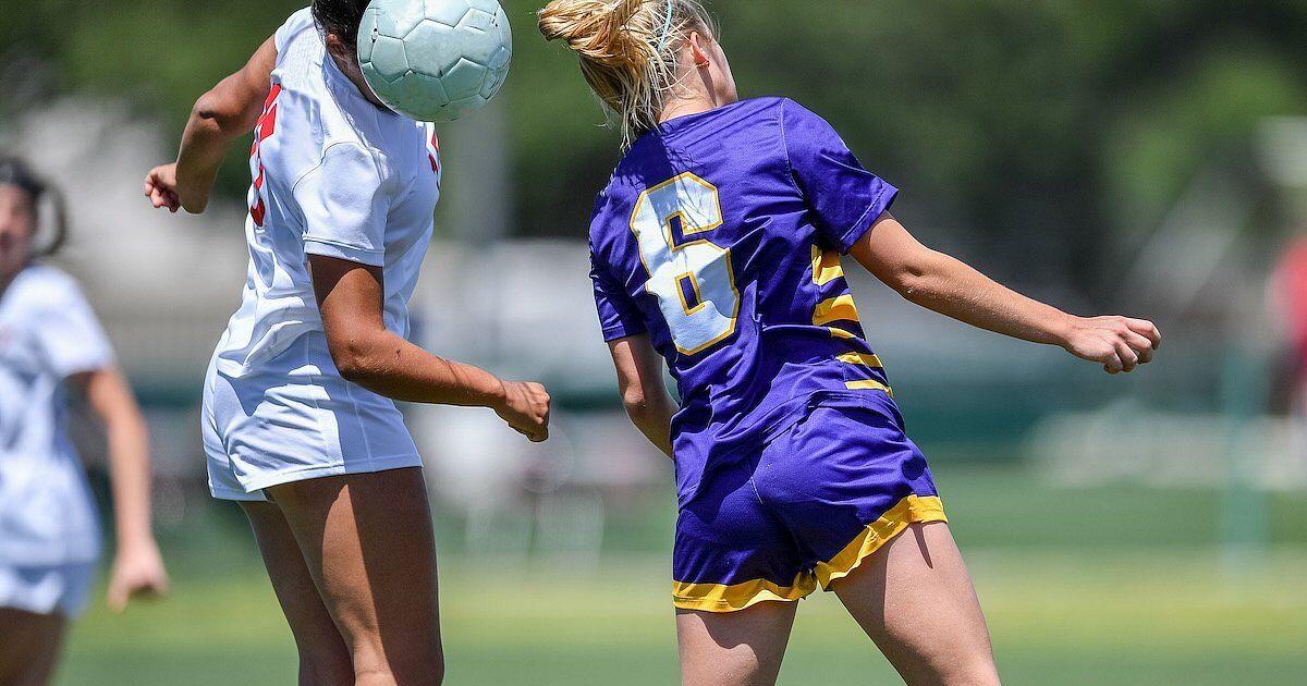 Heading A Soccer Ball Linked To Poorer Brain Health | Health | keysnews.com