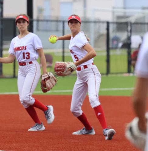 Lady Conchs one out away from doubleheader sweep of Aviators | Local ...