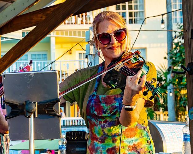 Jennifer Lowe loves who she gets to be in Key West | Entertainment ...