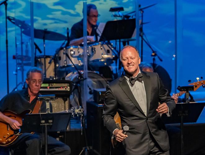 Dave Bootle : Sing, dance, laugh | Paradise | keysnews.com