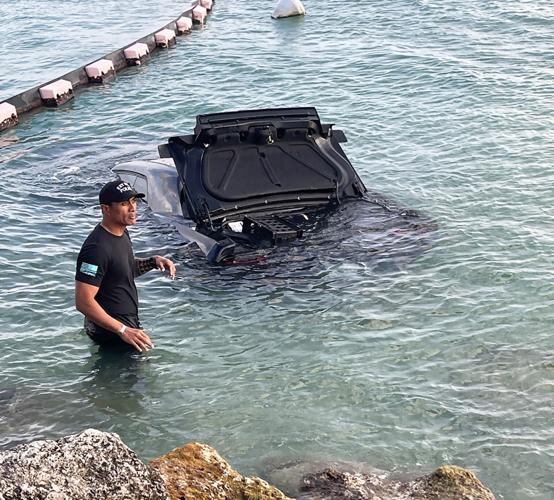 Key West Police rescue man from sinking car | Crime | keysnews.com
