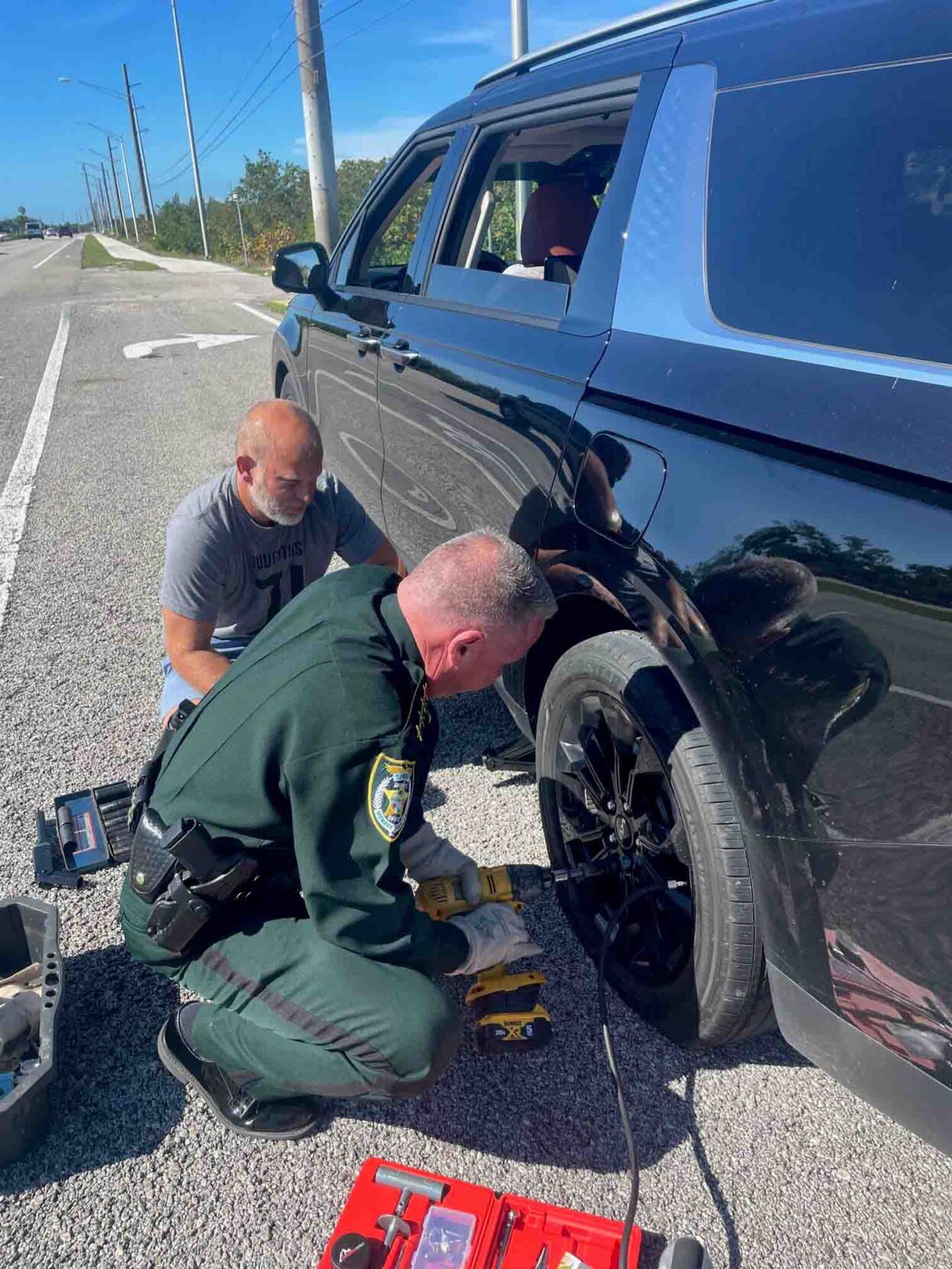 Sheriff helps motorist | Mile Markers | keysnews.com
