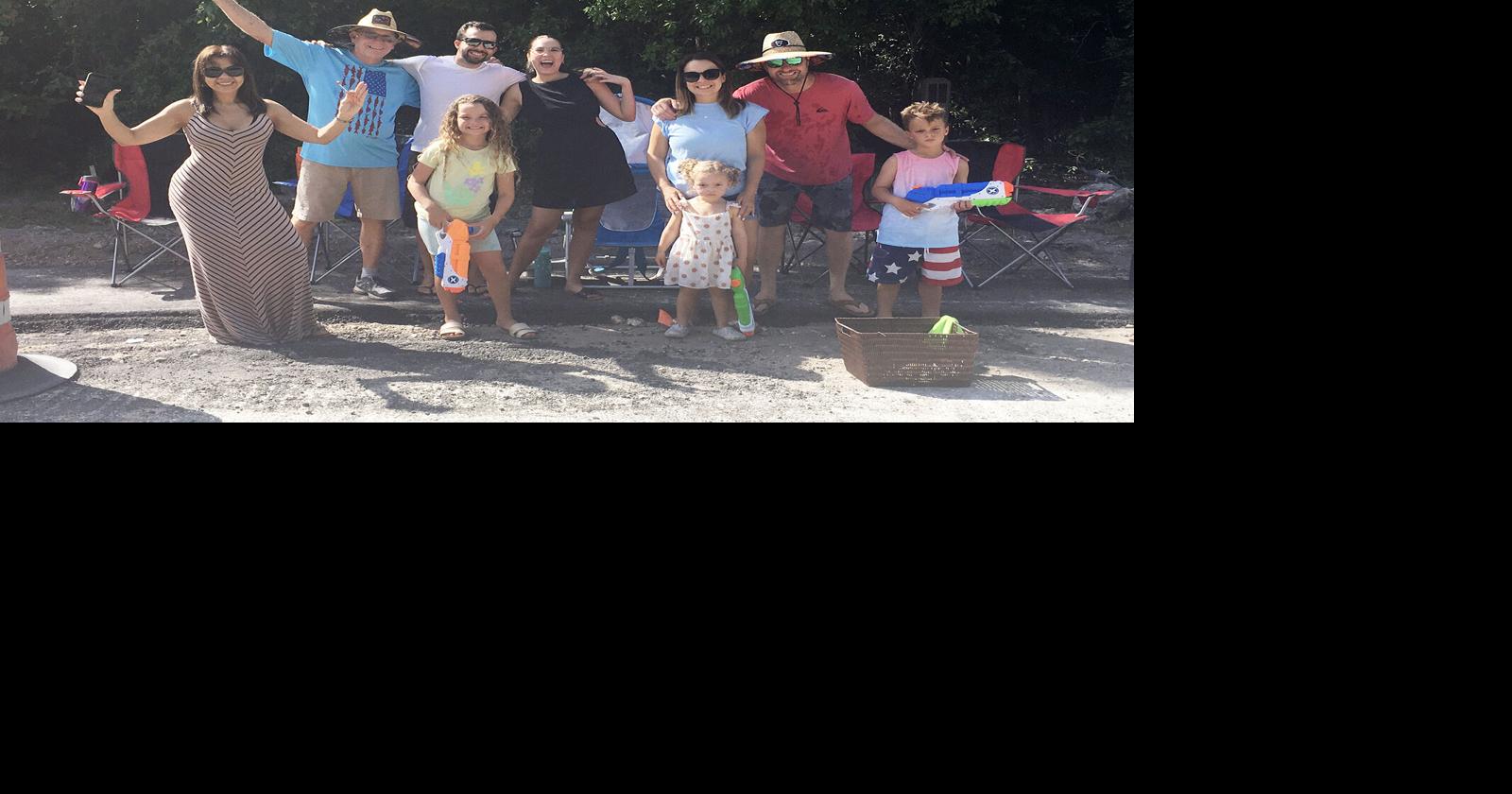 Parade viewing family | | keysnews.com