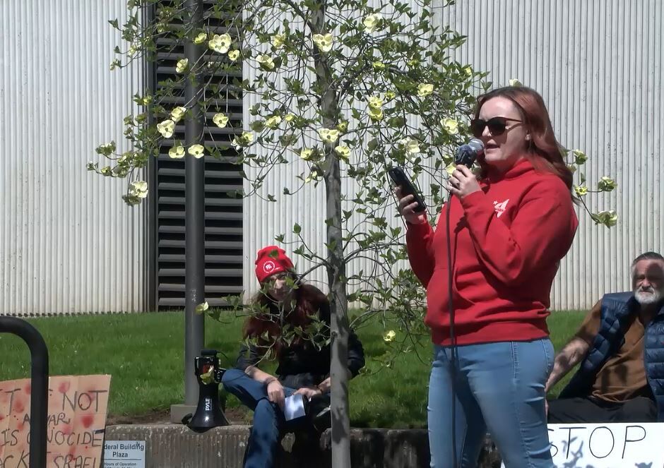 Avelo Airlines faces backlash in Eugene over contract with ICE to ...