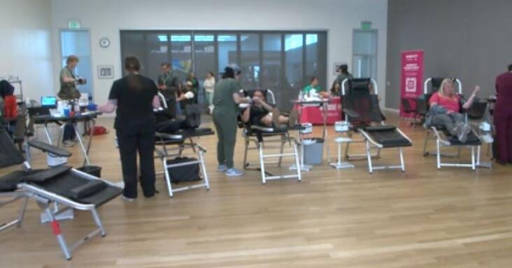 Ducks fans donate blood in Eugene to help UO win $1 million | Local ...