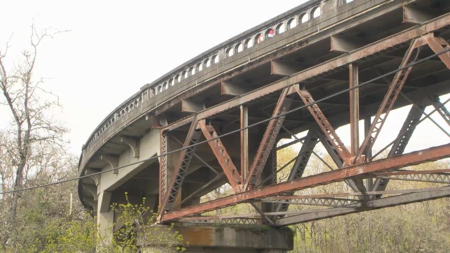 Locals say goodbye to beloved Calapooya Creek Bridge in Oakland | News ...