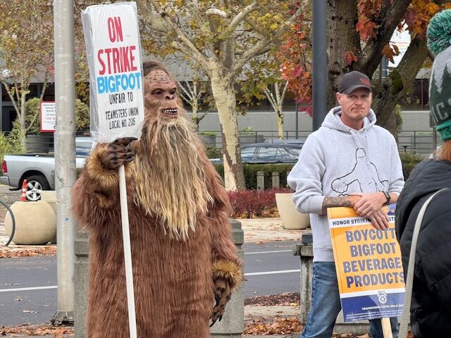 Striking Bigfoot Beverages, Franz Bakery workers join forces for ...