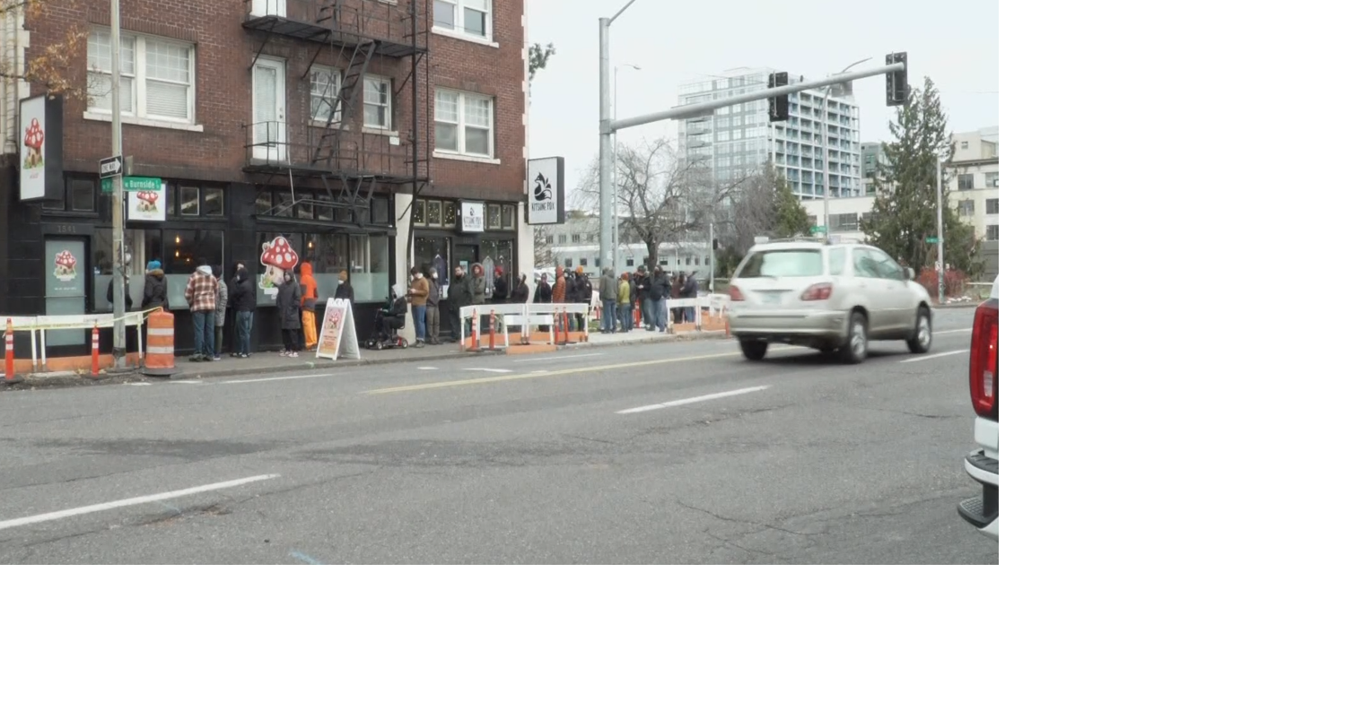 Line for Portland 'Shroom House' extends around the block after news ...