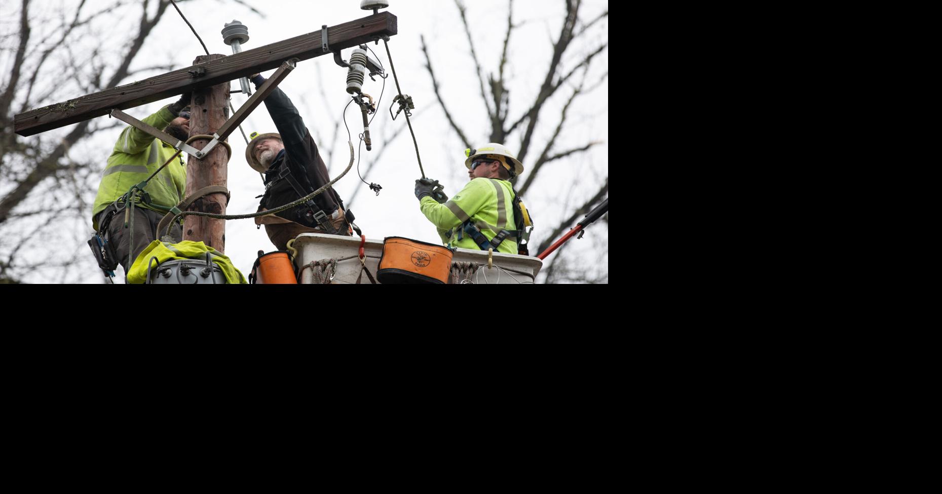 EWEB crews have restored power for 92% of customers who lost power at ice storm’s peak | Local ...