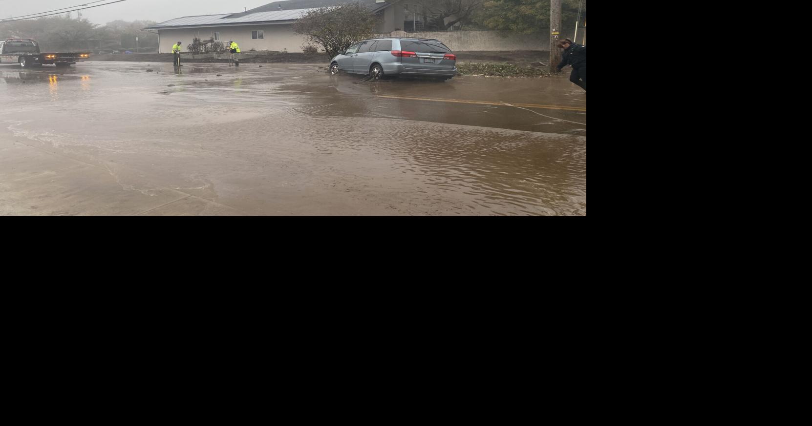 Motor vehicle crash into a fire hydrant floods Eugene street | Local ...