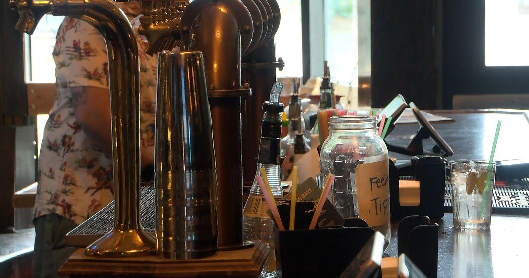 Downtown Eugene bar recovering after safe was stolen during break-in ...