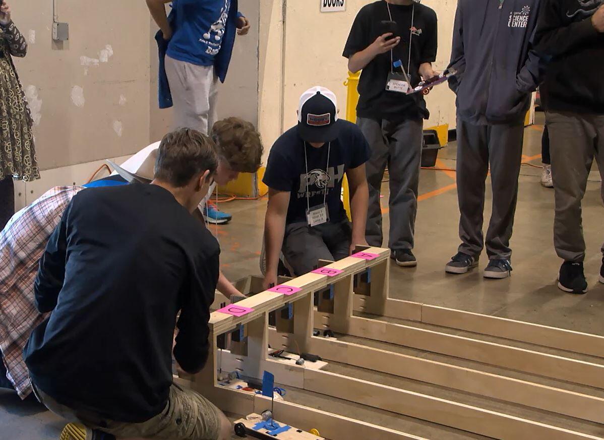 Students compete in annual EWEB Electric Vehicle Competition | News | kezi.com