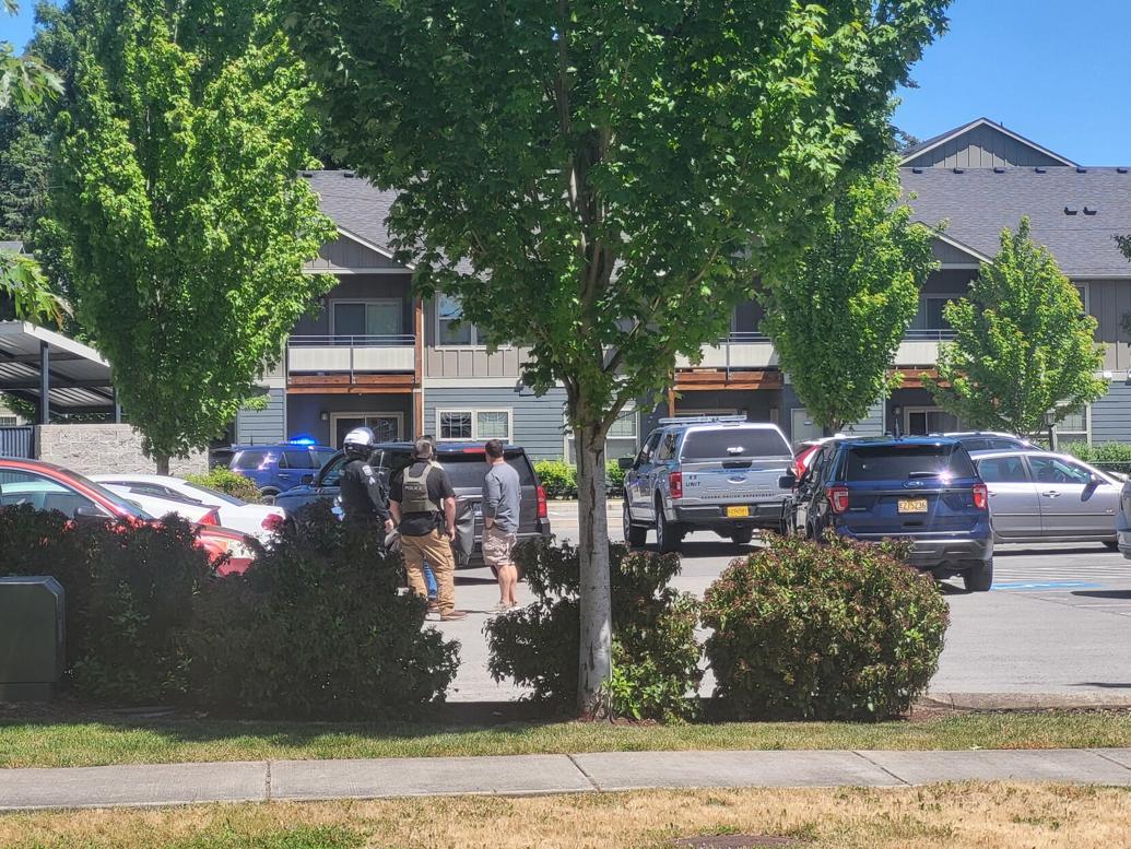 Eugene police SWAT team apprehends suspect who allegedly hid in ...
