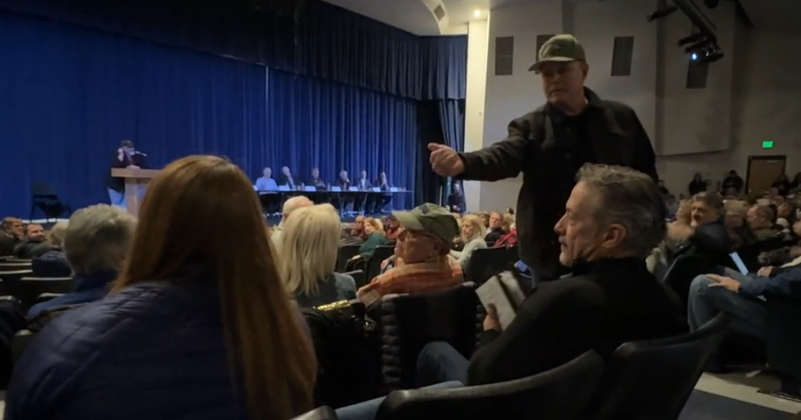 Attendee dragged out of Kootenai County Republican townhall | Spokane ...