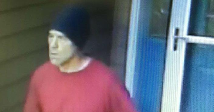 Man throwing apples at Portland-area homes and leaving bizarre notes ...