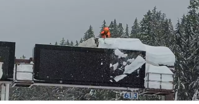 WSDOT tackles record-breaking levels of snow in efforts to reopen ...