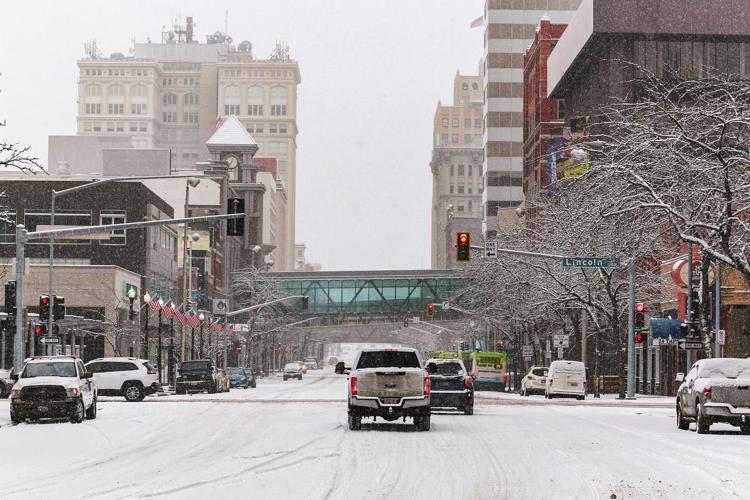 Widespread snow to start off the week | Weather | khq.com